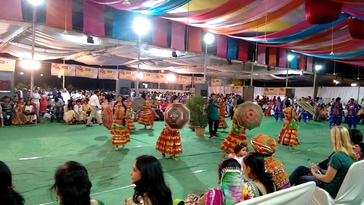 versatile dance academy indore garba pro 21 09 2014 - YouTube