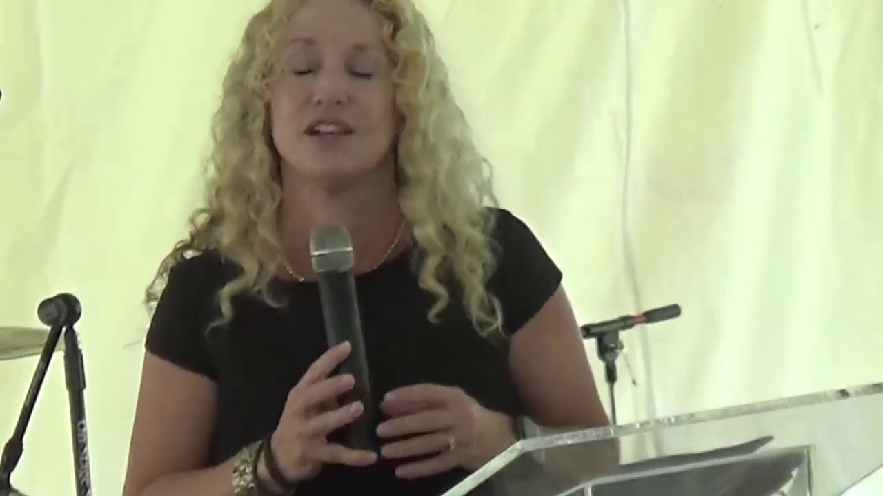 Christa Hicks HOMECOMING SPEAKER 2019 - YouTube