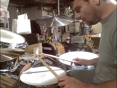 A DRUM SET LESSON FOR BEGINNERS! - YouTube