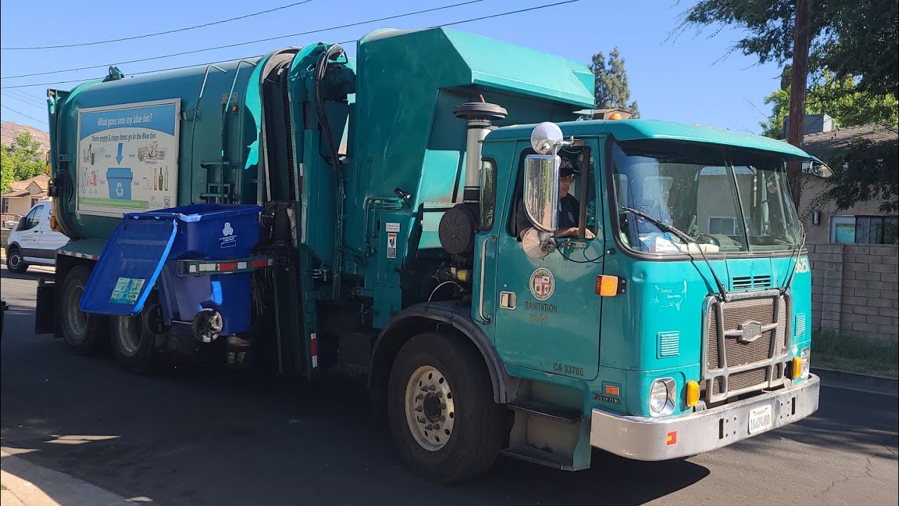 LABOS Autocar ACX Amrep Garbage Truck 36251 on LA recycling!!!!! - YouTube