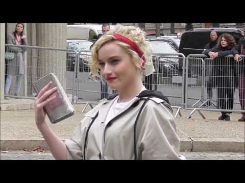 Julia Garner / Ozark @ Paris Fashion Week 2 october 2018 show Miu miu #PFW