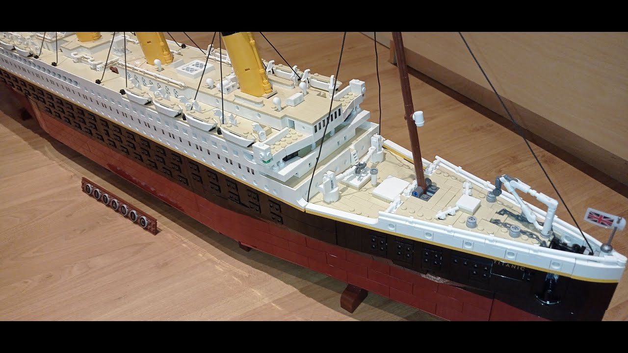 The biggest LEGO Titanic 10294 - unboxing and building - YouTube