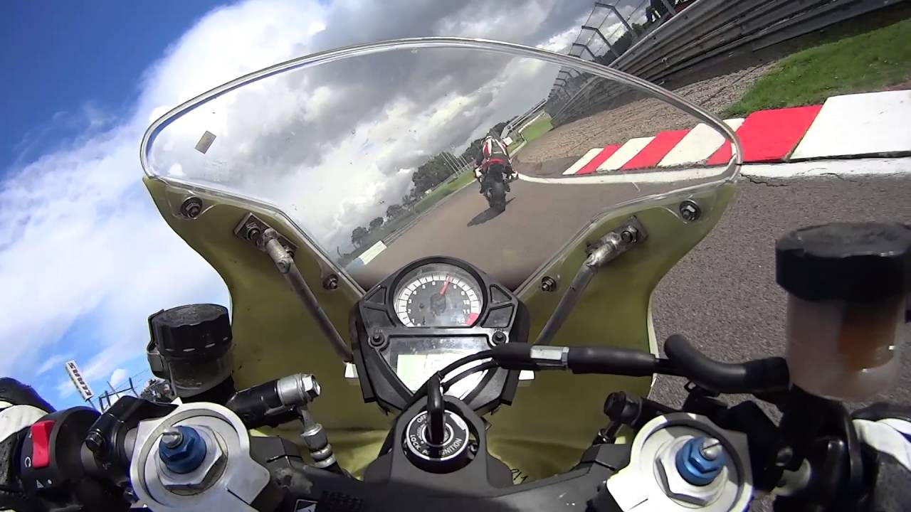 SV1000 Zenergy sprint race Ring Knutstorp - YouTube