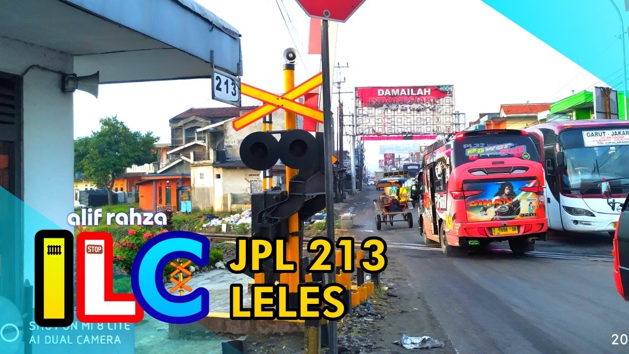 JPL 213 • Leles Kadungora | Indonesia Level Crossing 2022 - YouTube
