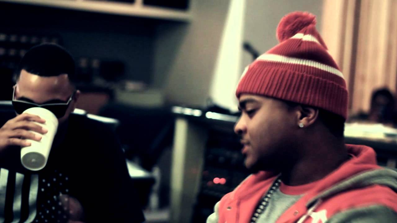 Tha Joker ft. DJ T. Lewis - Two Weeks Notice [Studio Performance] - YouTube