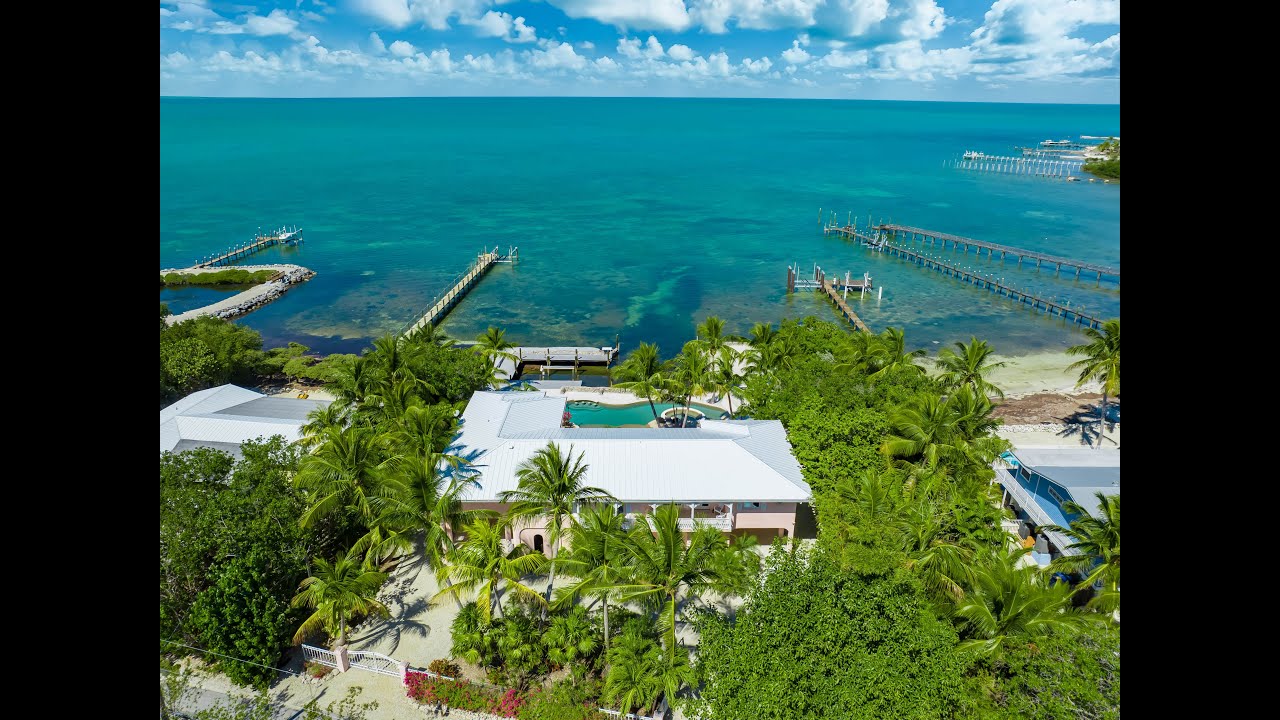 Gorgeous Gulf Front Marathon Home on Oversized Lot with Resort-Style ...