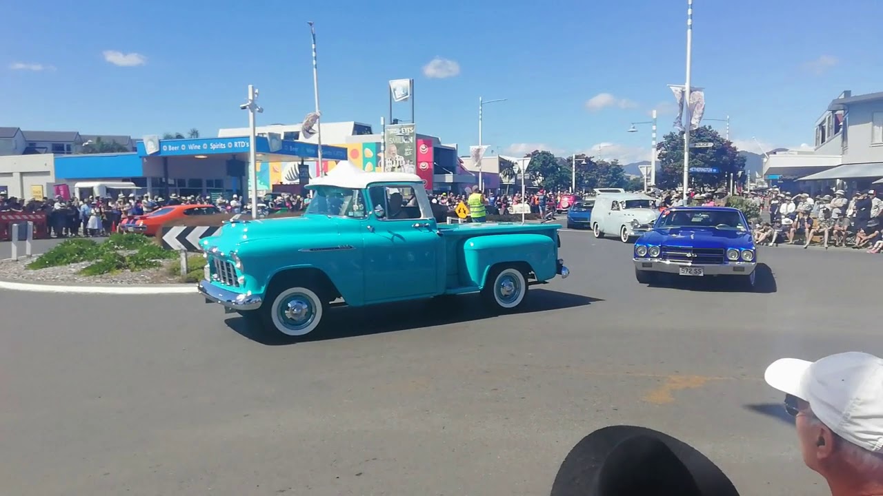 Beach Hop 2020 Car Parade - YouTube