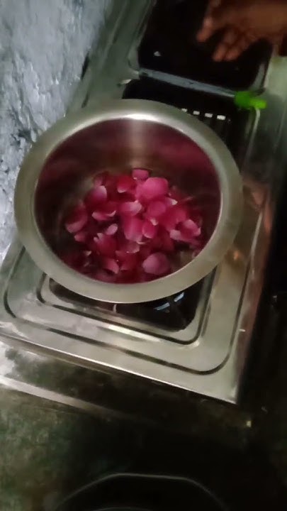 Gulab ke pool ka raste pine se pet ki sujan kam karna - YouTube