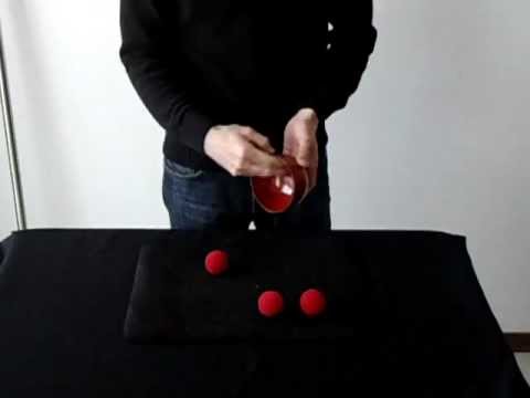 Il gioco delle tre palline.AVI - YouTube