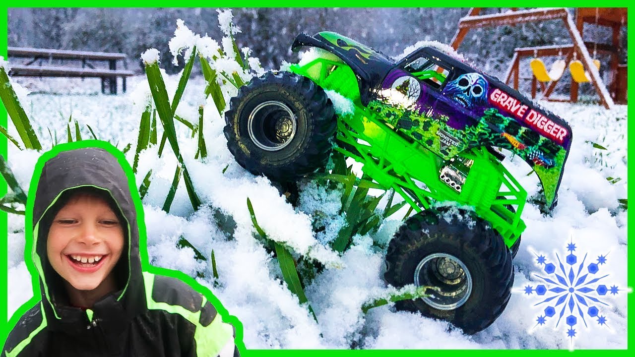 Monster Trucks in the Snow! - YouTube