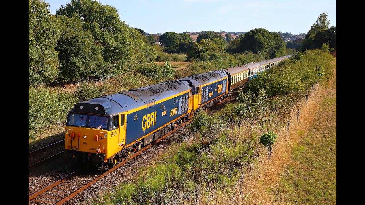 50007 & 50049 pass Barn Owl Bridge on 1Z20 GBRF Staff Charter 27/08/22 ...