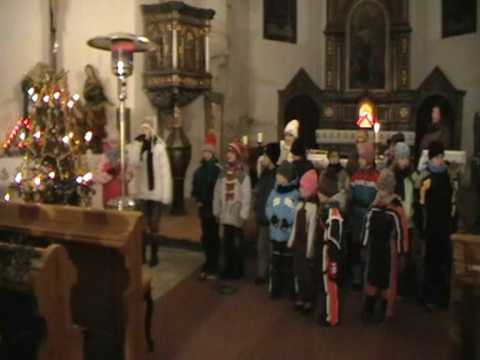 Vánoční koncert  Tři Sekery 2009 vystoupení dětí ze školy a školky..mpg
