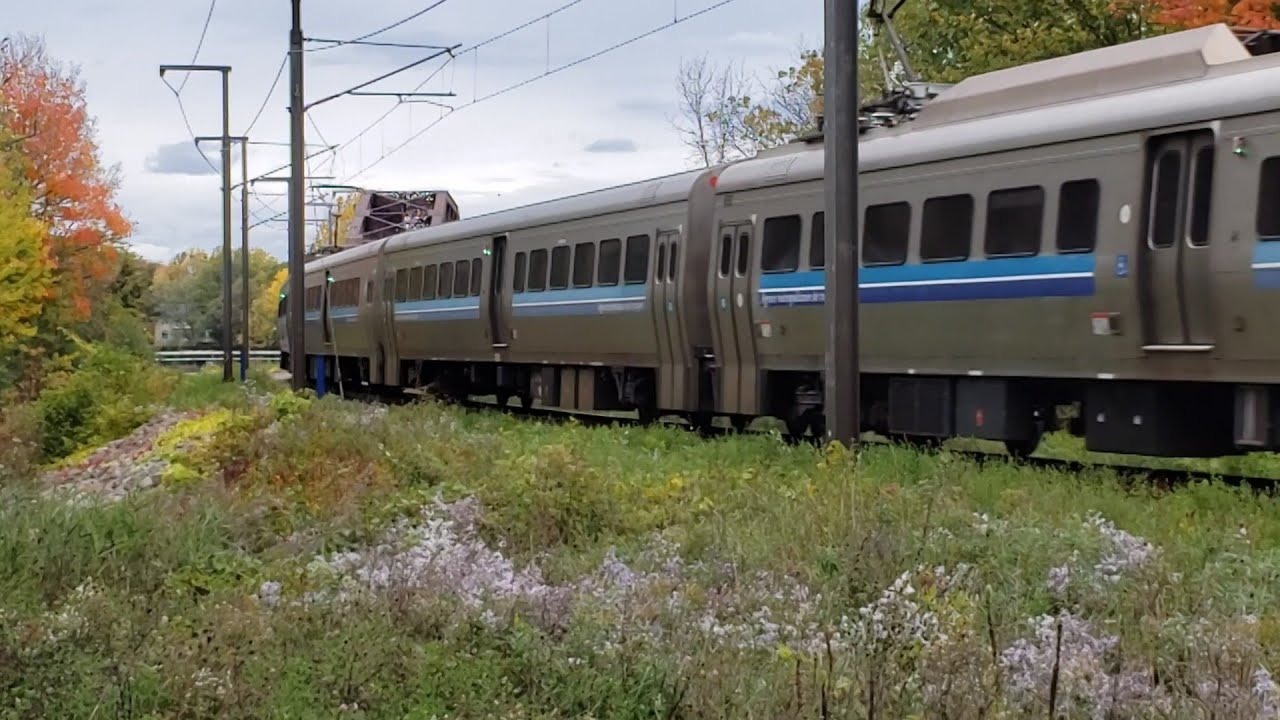 FALL TRAINS MR90 Electric Commuter Rounds Curve To Des Prairie Bridge ...