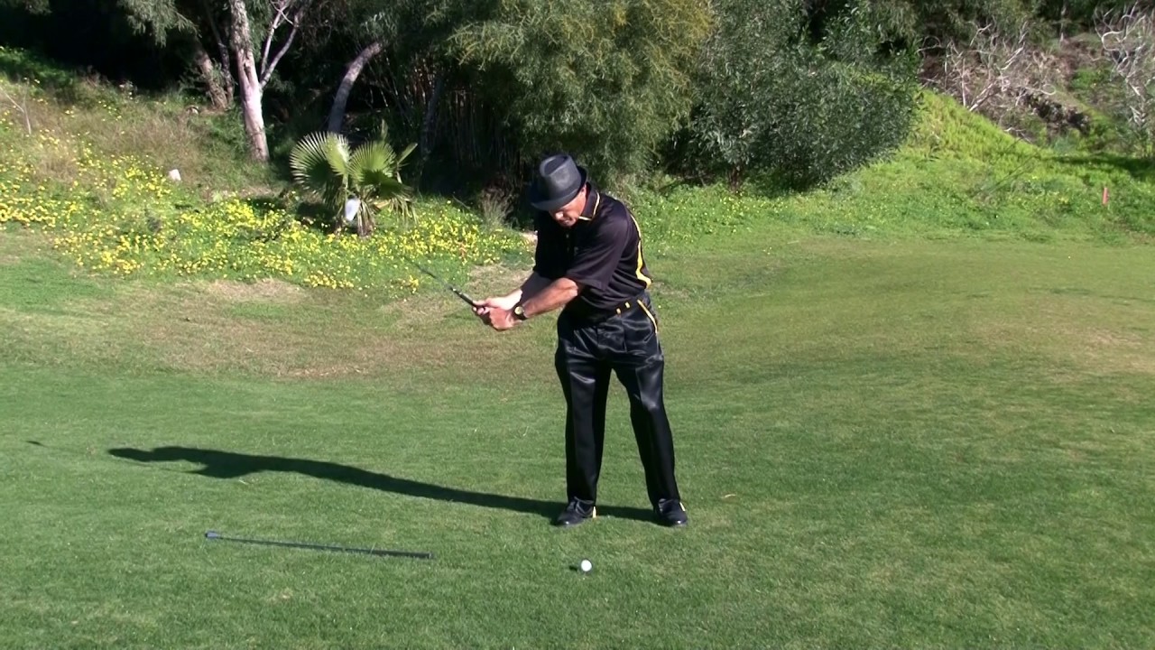 Approach shot (Half swing) - YouTube