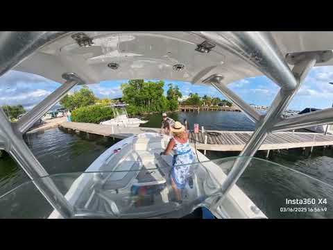 Simple boat docking. #boatlife #docking - YouTube