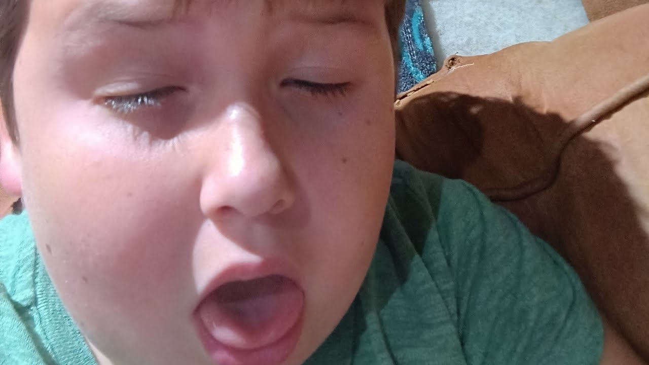 eeeww - YouTube