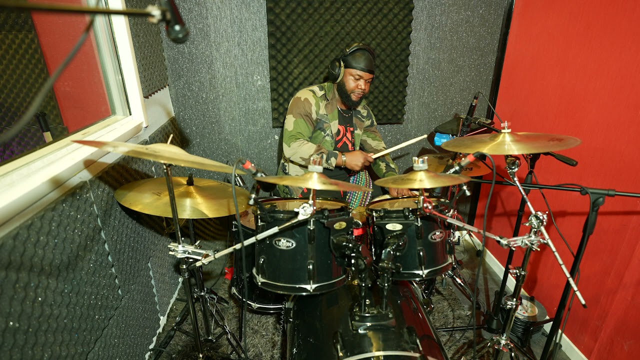 LUCKY DUBE DING DING - COVER PAR DUSTIN DRUM - YouTube
