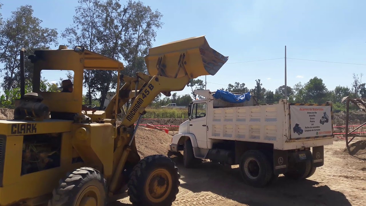 Camion de volteo en zapopan 3314117658 arena rio grava excavaciones ...