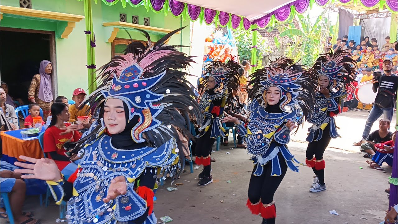 Tari Topeng New Pandawa Di Tebasan Bogosari Guntur 2023 - YouTube