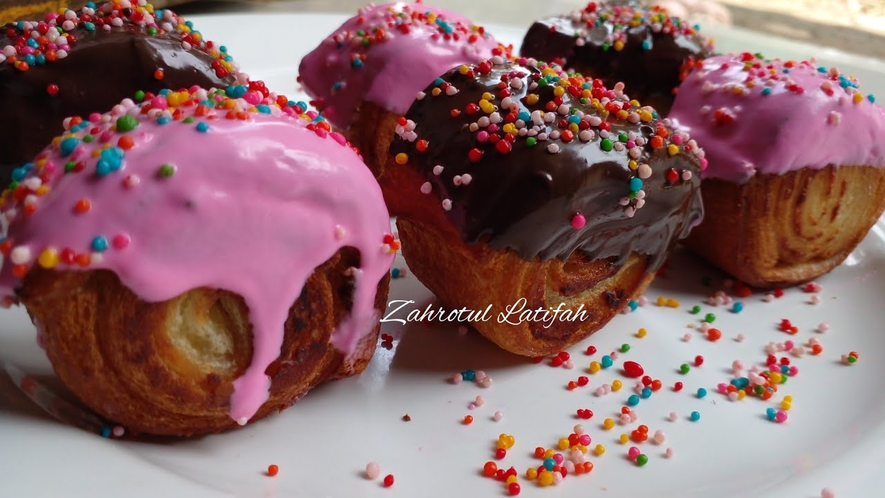 CROMBOLONI ROTI TAWAR KW// Isian Keju Mozzarela - YouTube