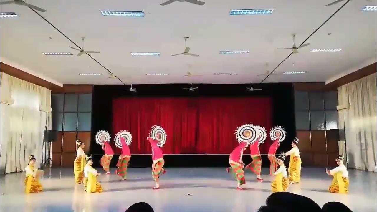 Burmese U Shwe Yoe and Daw Moe dance - YouTube