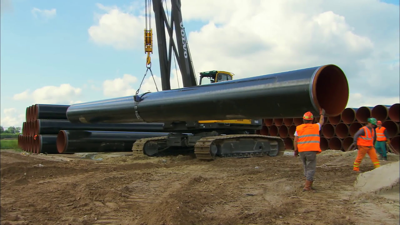 Volvo pipelayers - The future of the pipe laying business - YouTube