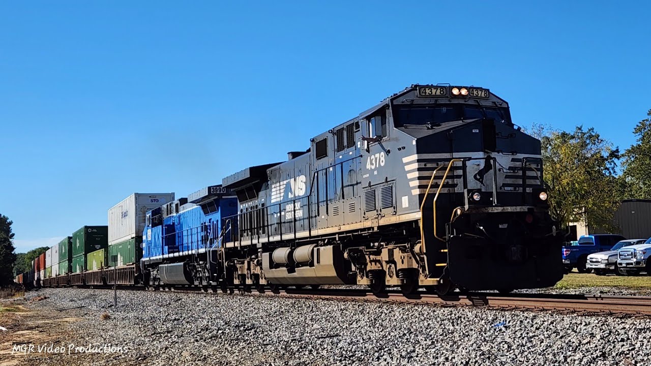 10-9-2023: NS AC44C6M 4378 & NS AC4400CW 3990 (Ex CEFX) Lead NS 24A ...