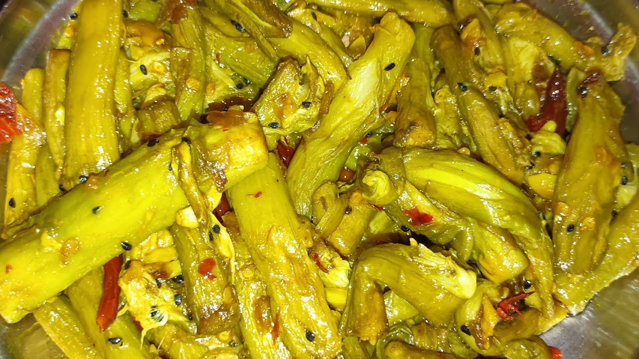 কচুর লতি রেসিপি / kochur Loti recipe... - YouTube