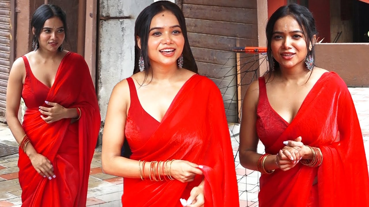 Manisha Rani Looking Gorgeous In Red Saree Arrive At Producer Sandiip ...