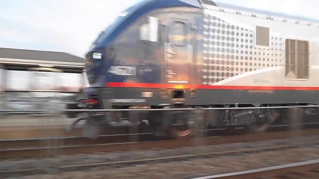 Amtrak Hiawatha @ The Sturtevant Station - YouTube