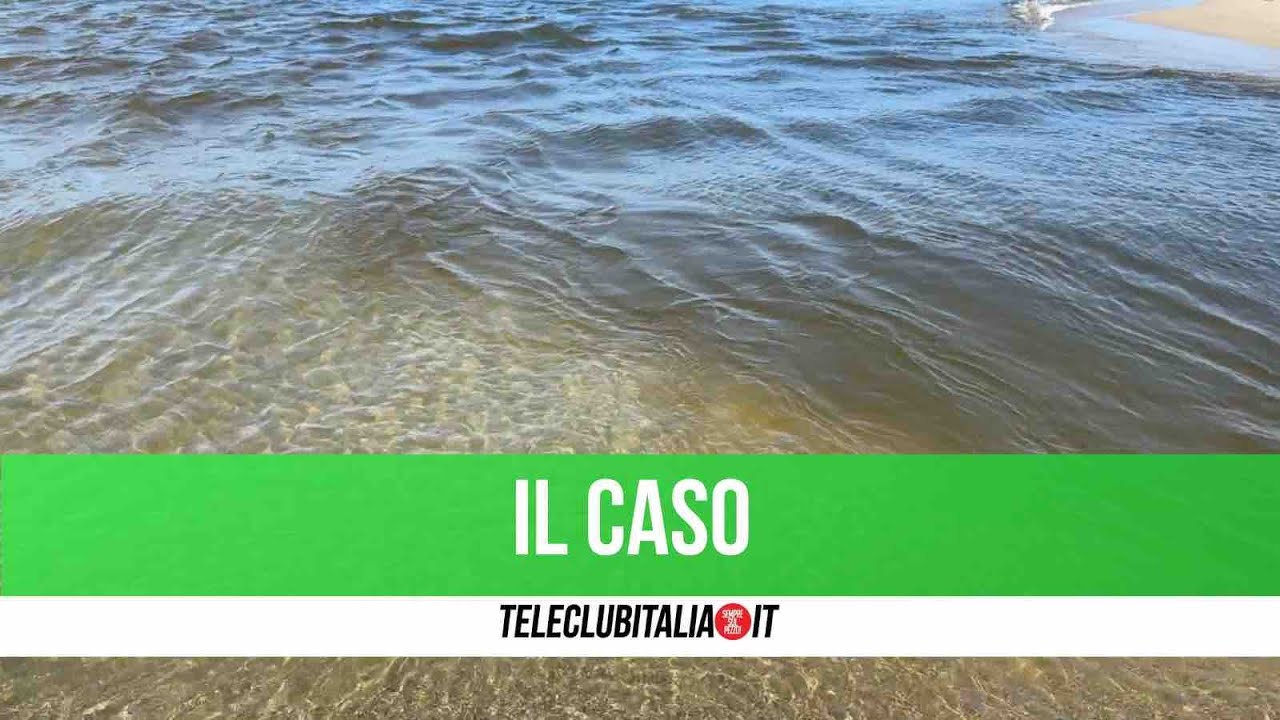 Foce riaperta: acqua melmosa e torbida dal Lago patria in mare - YouTube