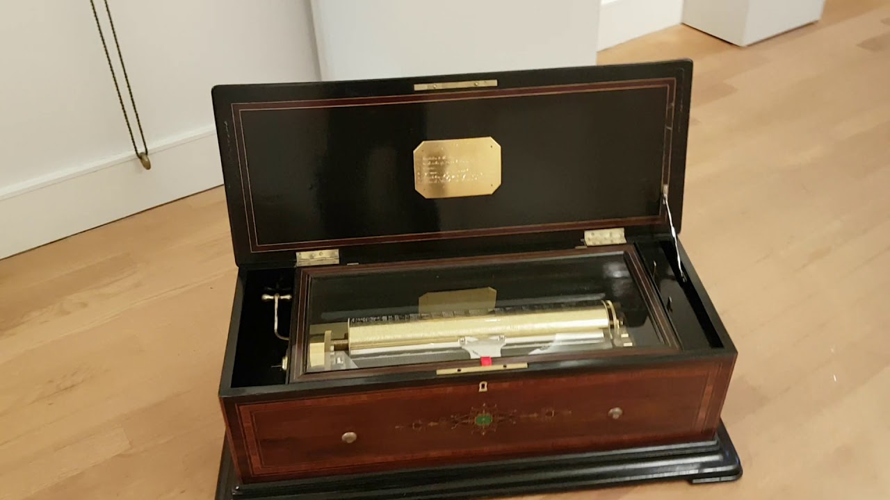 The second air of this rare Swiss Conchon mandoline quatuor cylinder ...