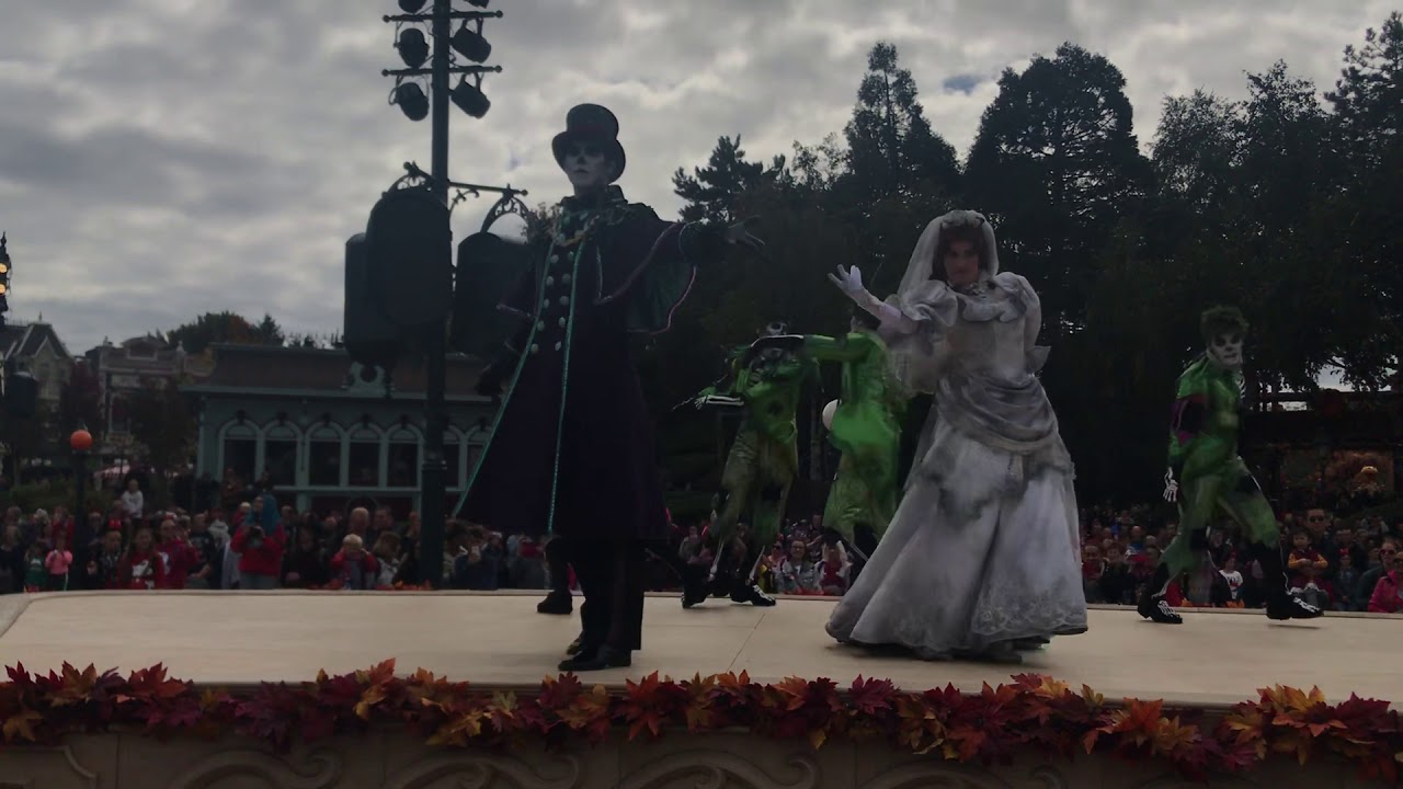 Mickey’s Halloween Celebration @ Disneyland Paris - Phantom Manor Show ...