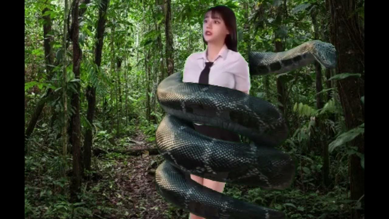 Jungle Attack ( Snake Squeeze Girl ) - YouTube