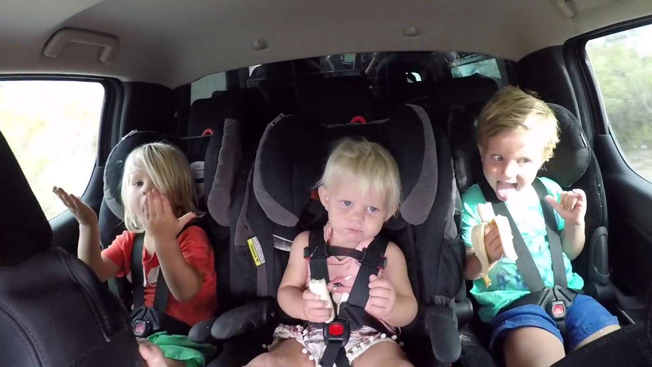 Mum Blog - Kid on the road & car travel - YouTube