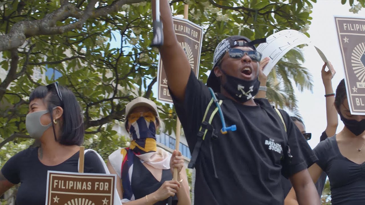 Oahu Protesting with Aloha - YouTube