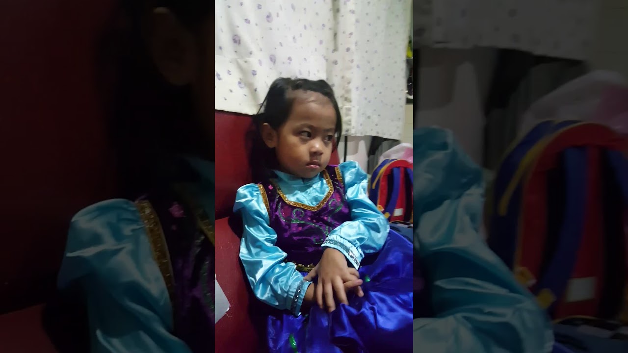 Jasmine very angry - YouTube