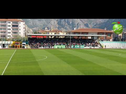 Amasyaspor  Eskişehirspor maçı öncesi 12 Haziran stadyumu yeşil beyaz tezahüratı ile iledi.