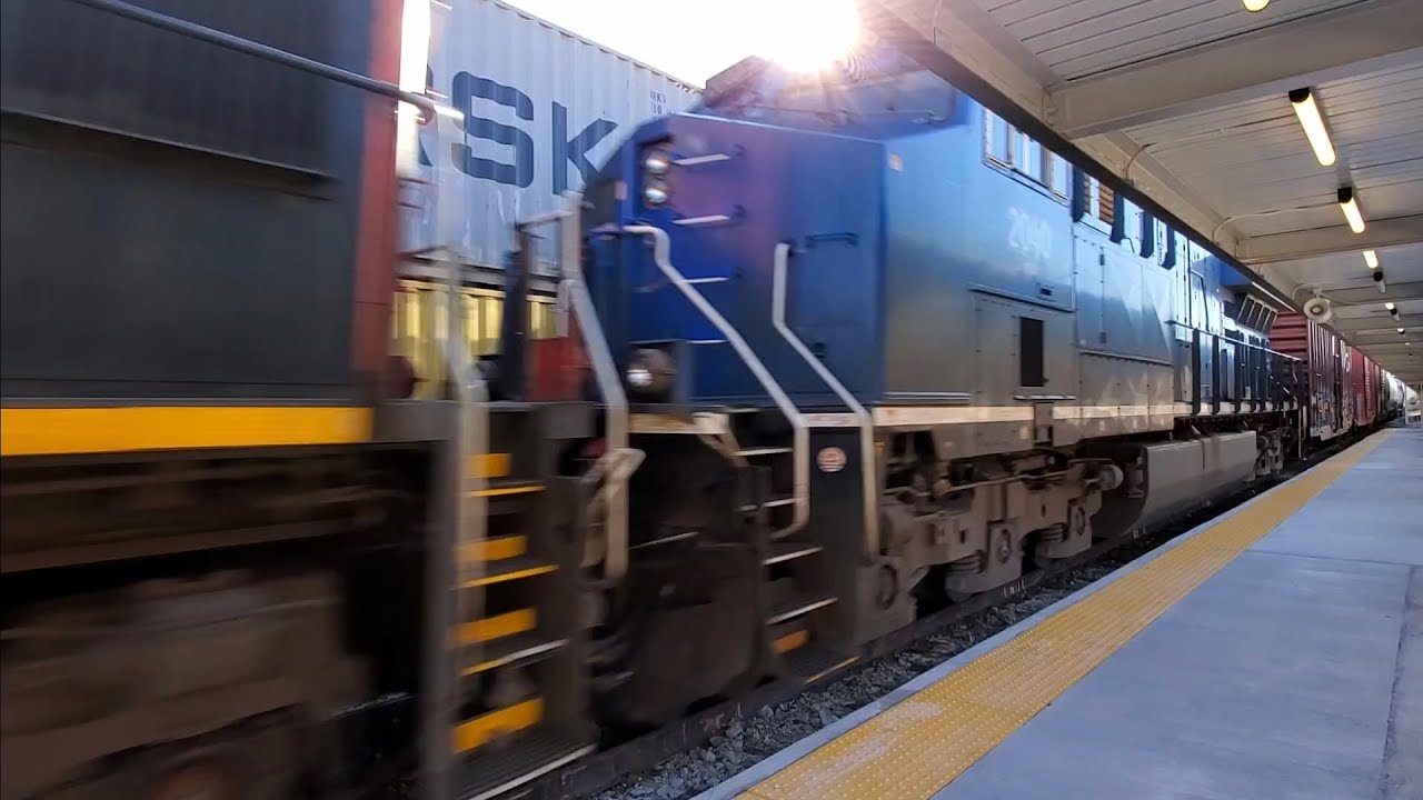 12/15/21 | GECX Blue Demo 2040, IC GP38-2 9563, & More! (Homewood IL ...