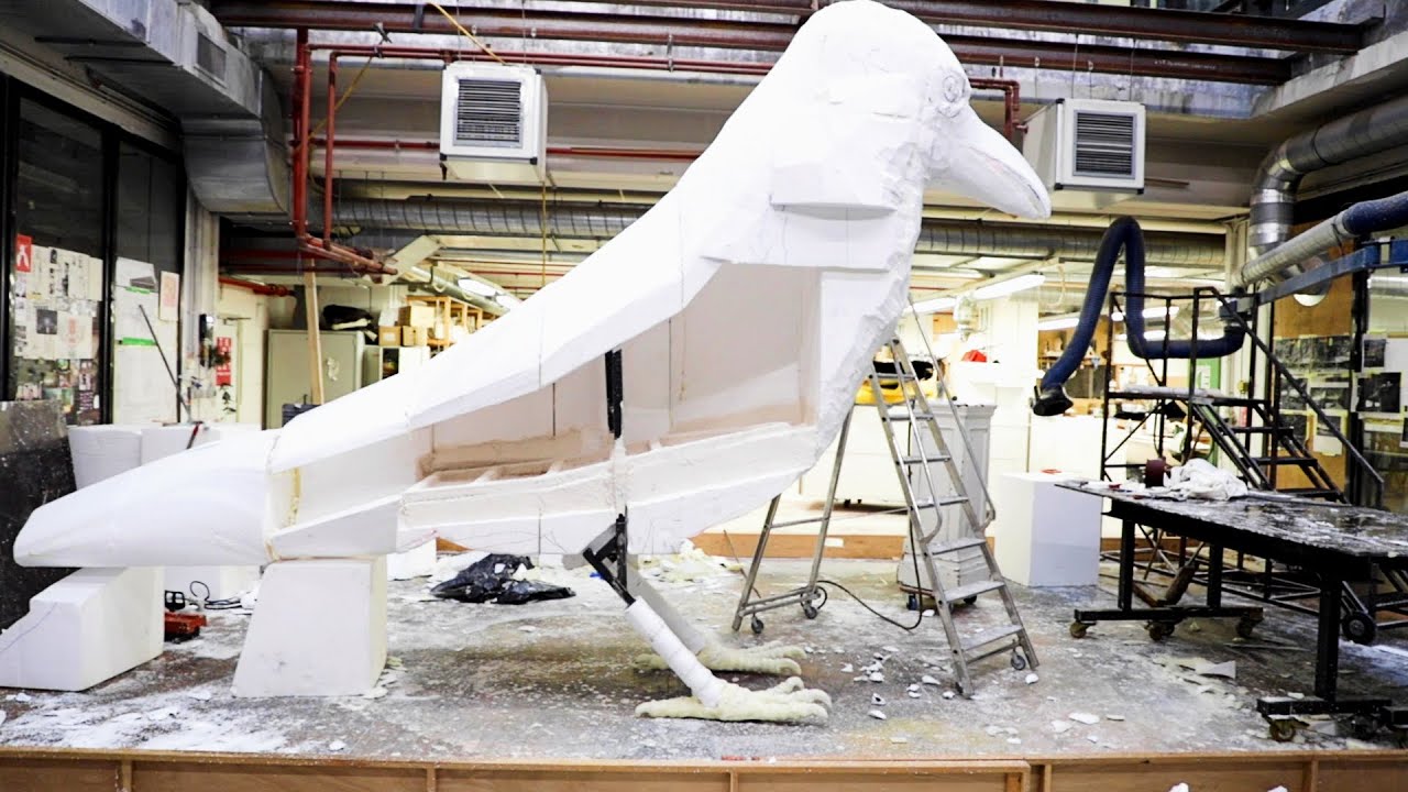 Creating the flock of 'Rosenkavalier' ravens - YouTube
