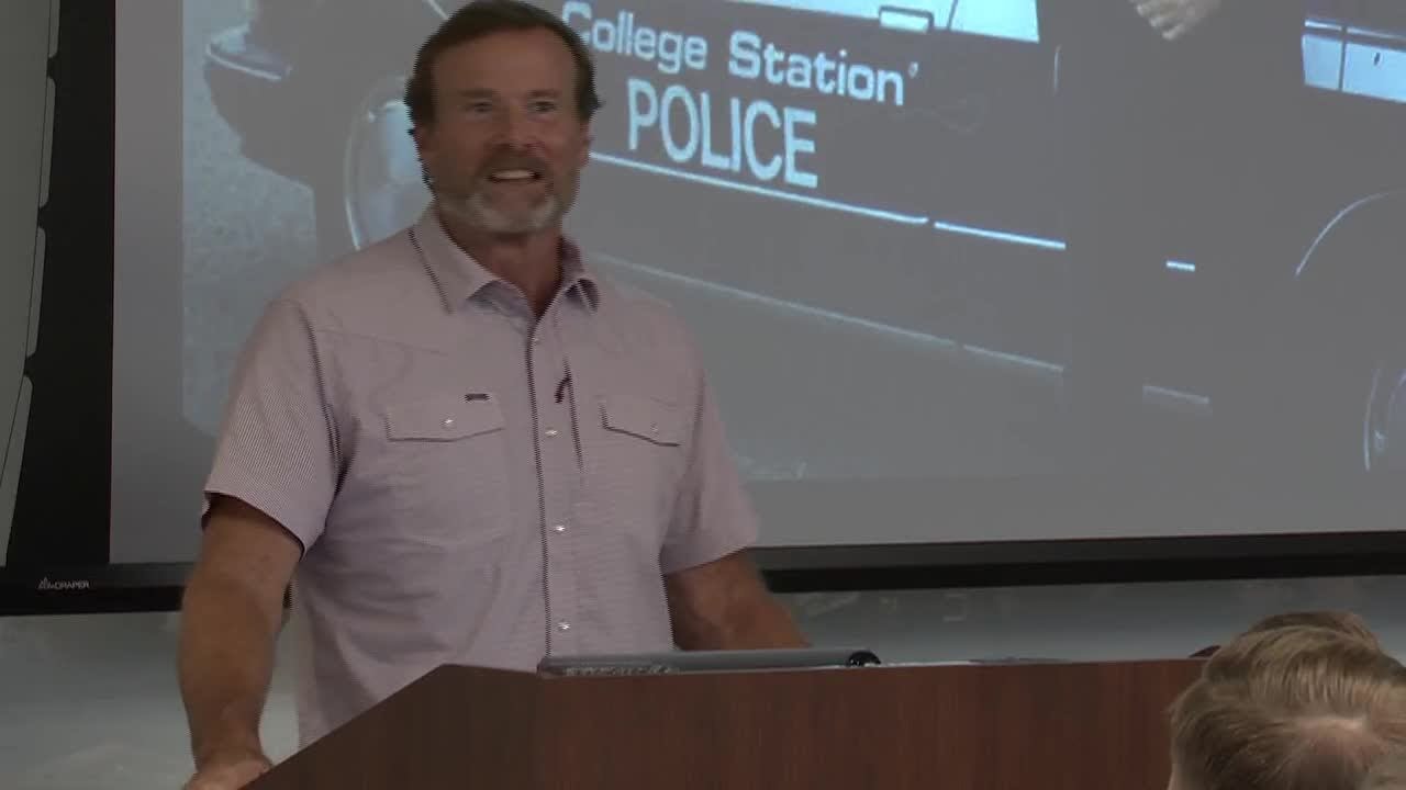 Lieutenant Steve Brock speaks at CSPD retirement ceremony - YouTube