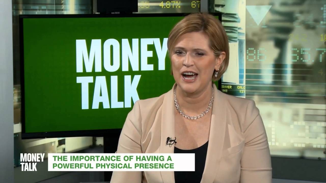 Amy Cuddy: Power Pose Your Way to Success - YouTube