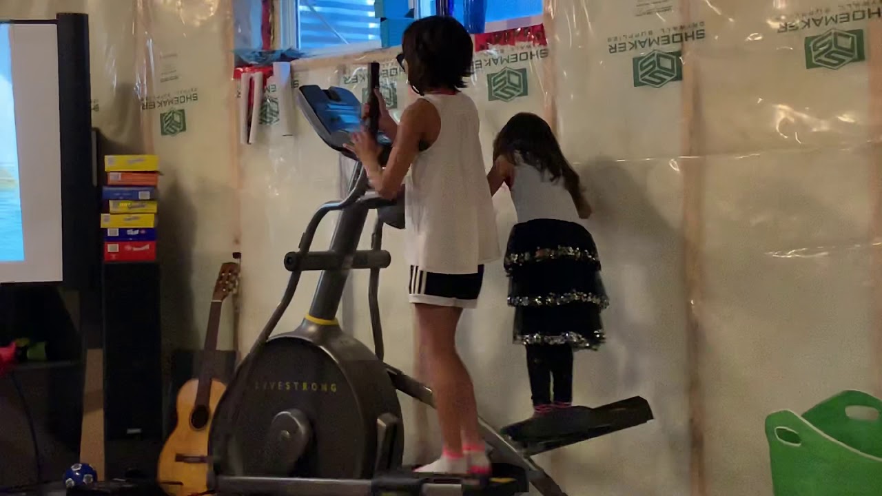 The proper way to use an Elliptical trainer - YouTube