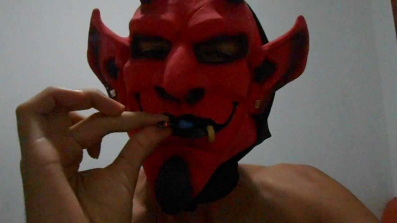 Diabo fumando - YouTube