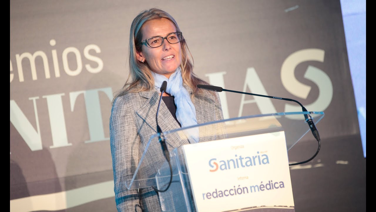 María Eulalia Juvé recibe el premio a la categoría de Enfermería. - YouTube