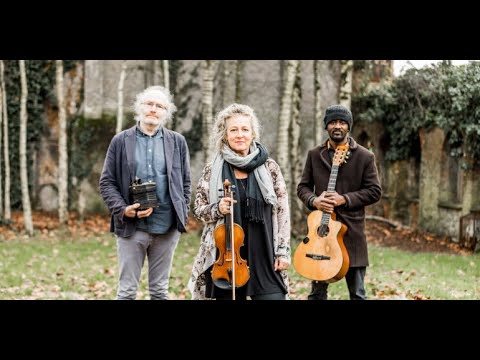 LIZ KNOWLES, NIWEL TSUMBU & NIALL VALLELY at Triskel Arts Centre, Cork, Fri 5 May