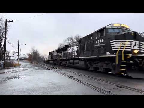 NS 4746 AC44C6M leads NS 288 through Piscataway,NJ - YouTube
