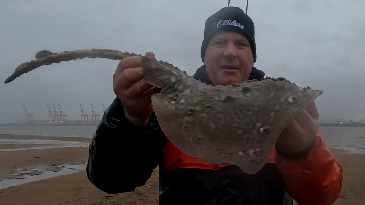 Fishing at Vale Park, River Mersey - 29/10/22 - YouTube