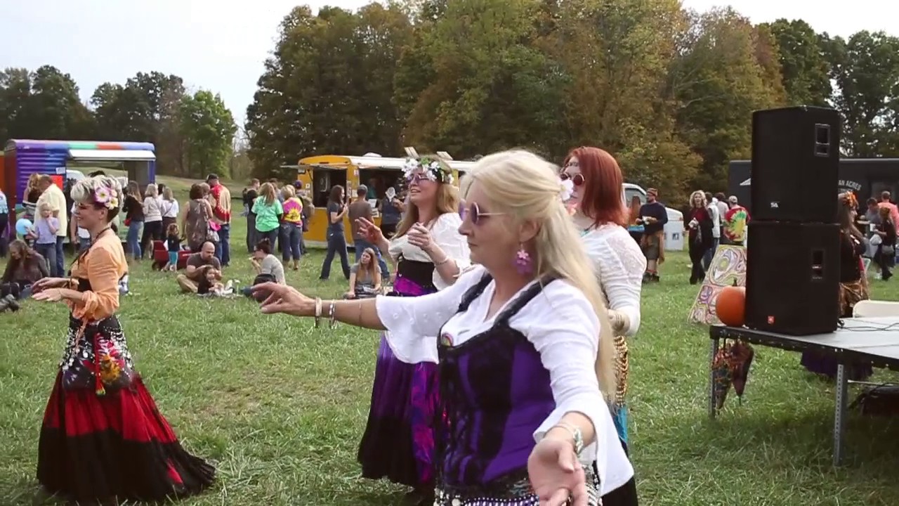 Tribal Fusion Dancers @ Hippie Fest - YouTube