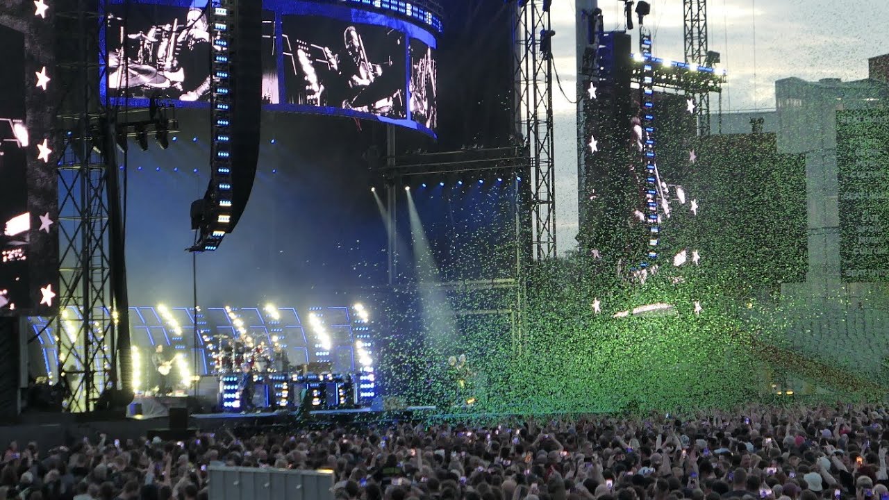 Green Day - Wake me up when september ends @ Live in Manchester, 2024 ...